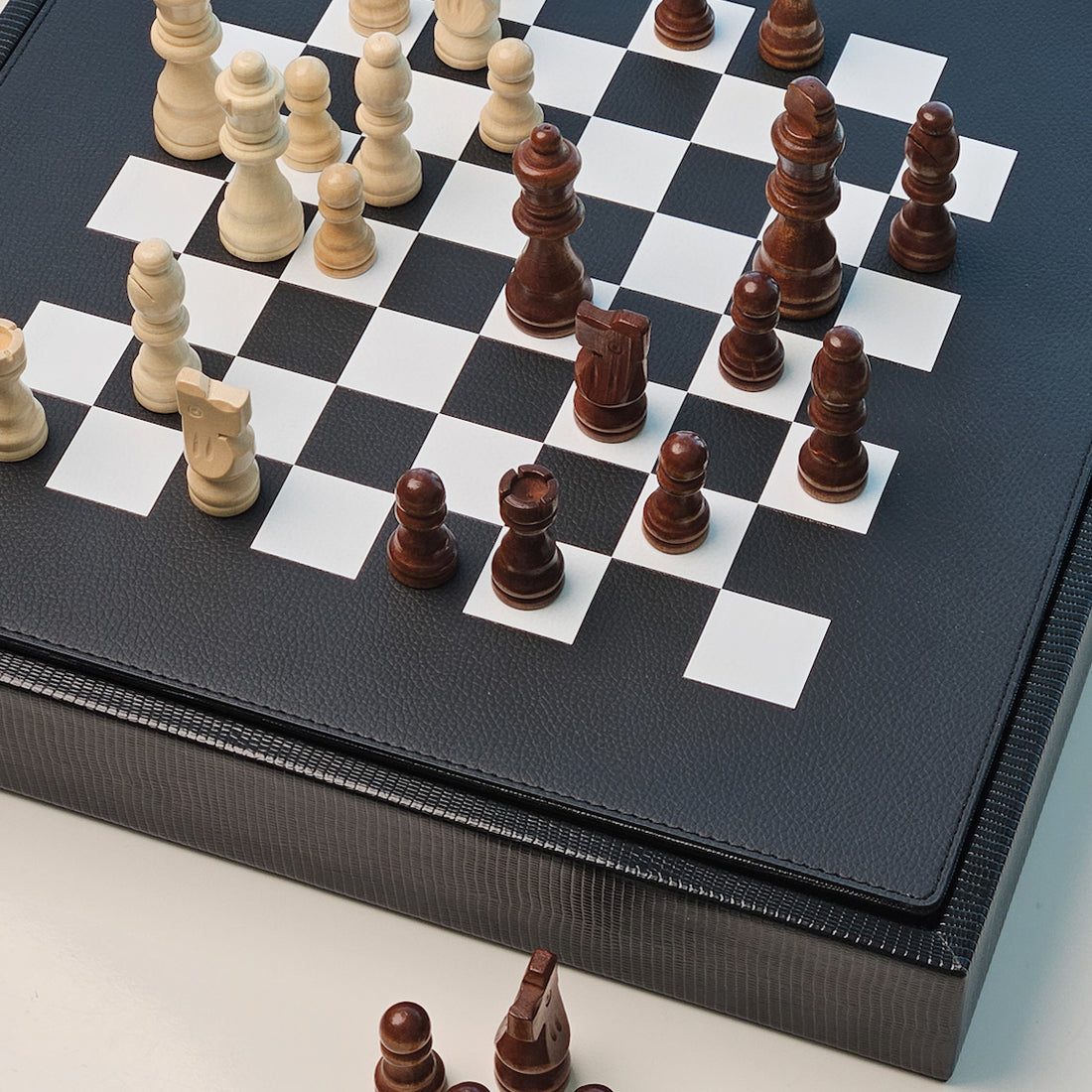 Jet Black Chess Set - Lizard Embossed Vegan Leather – VIDO